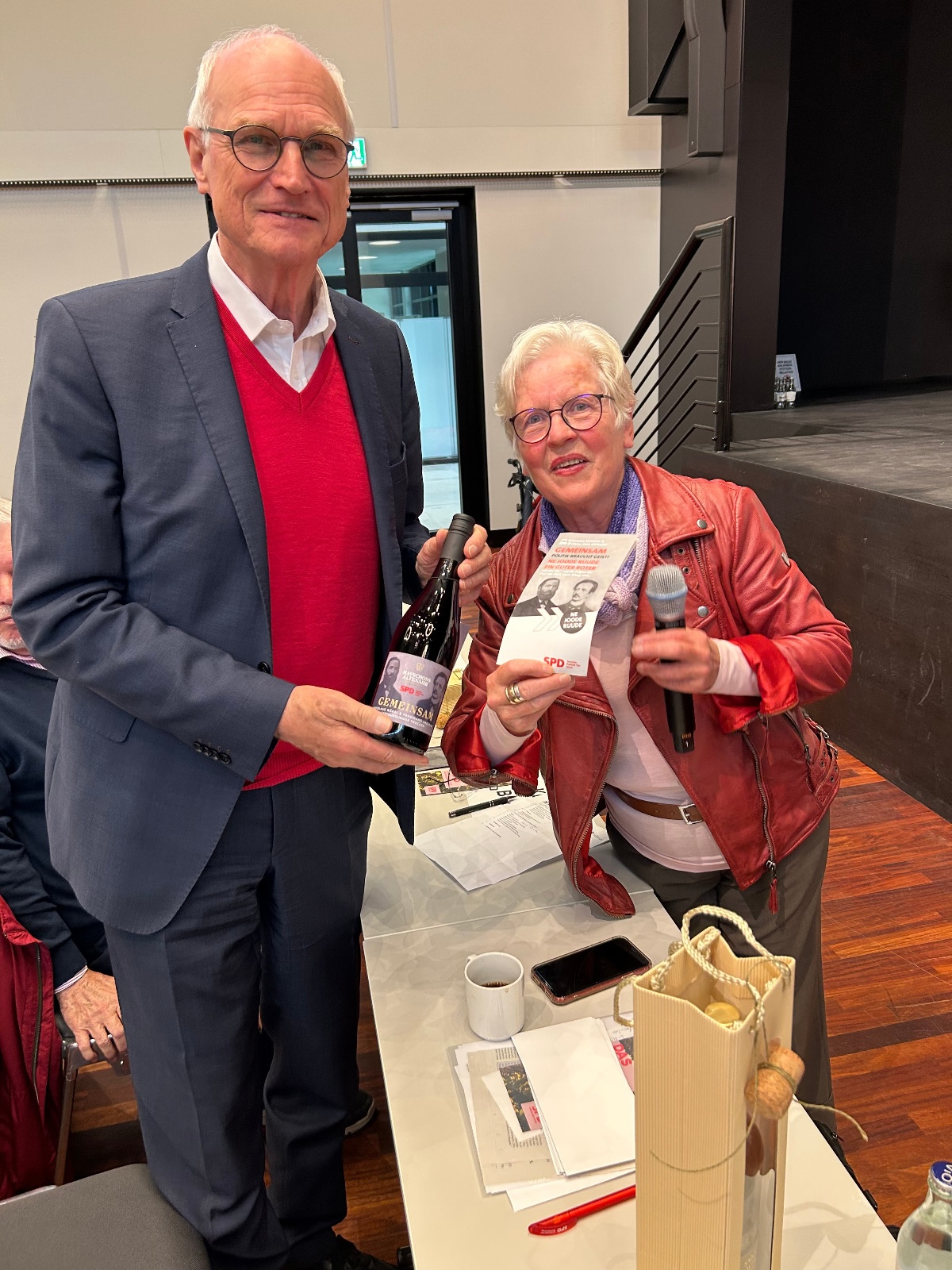 Ahr-Rotwein: Wie die SPD den Wiederaufbau unterstützt