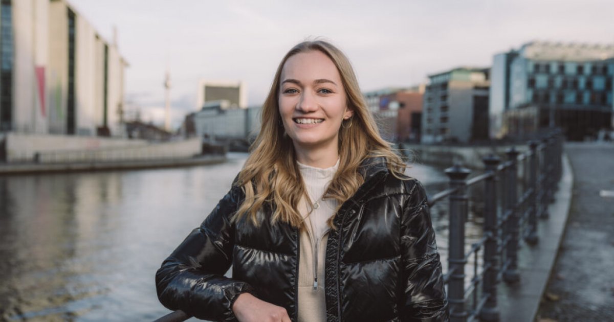 Emily Vontz: Wie die jüngste Abgeordnete ihre ersten Wochen erlebt