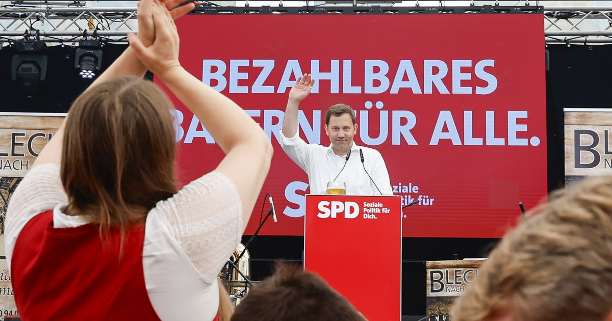 Gillamoos: Wie Lars Klingbeil im Bierzelt für eine starke SPD wirbt ... Gillamoos: Wie Lars Klingbeil im Bierzelt für eine starke SPD wirbt ...